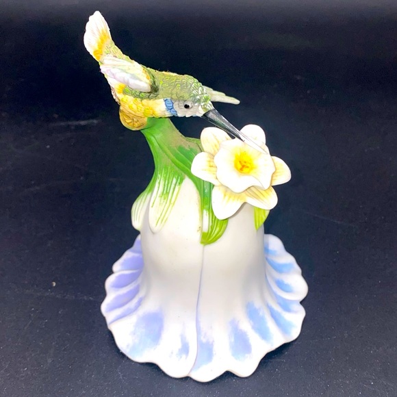 Avon | Art | Avon 200 Collectible Hummingbird Flower Bell Fine ...